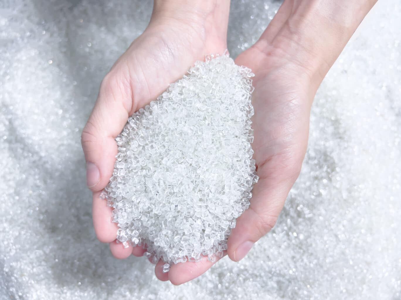 How synthetic biology could help degrade plastic waste - Polytechnique ...