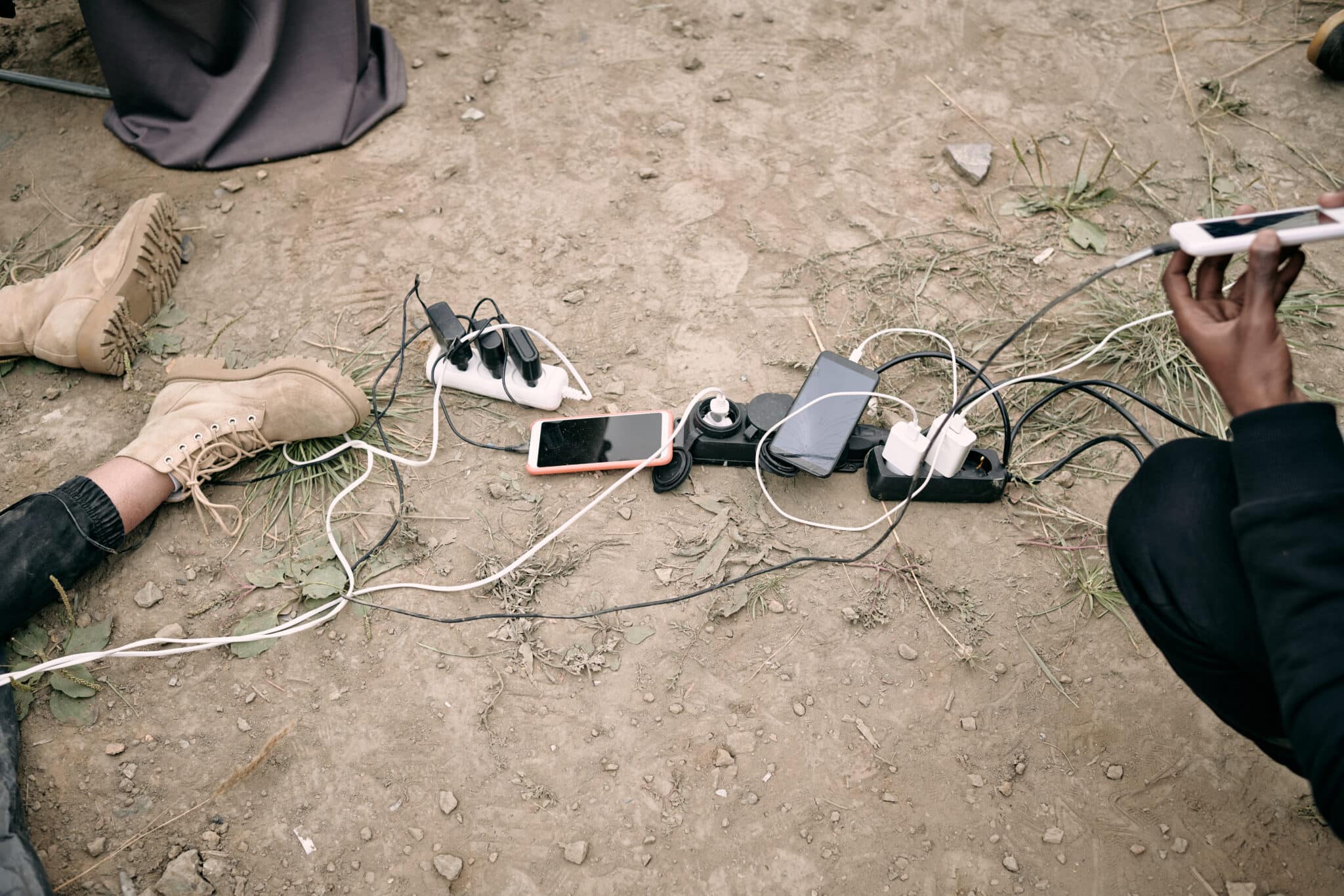 Connected migrants: how digital technology is becoming a priority